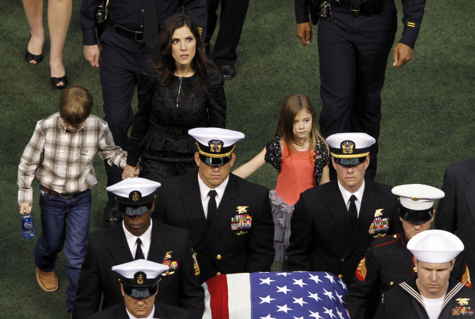 Final salute: Thousands pay respects to Chris Kyle at Cowboys Stadium ...